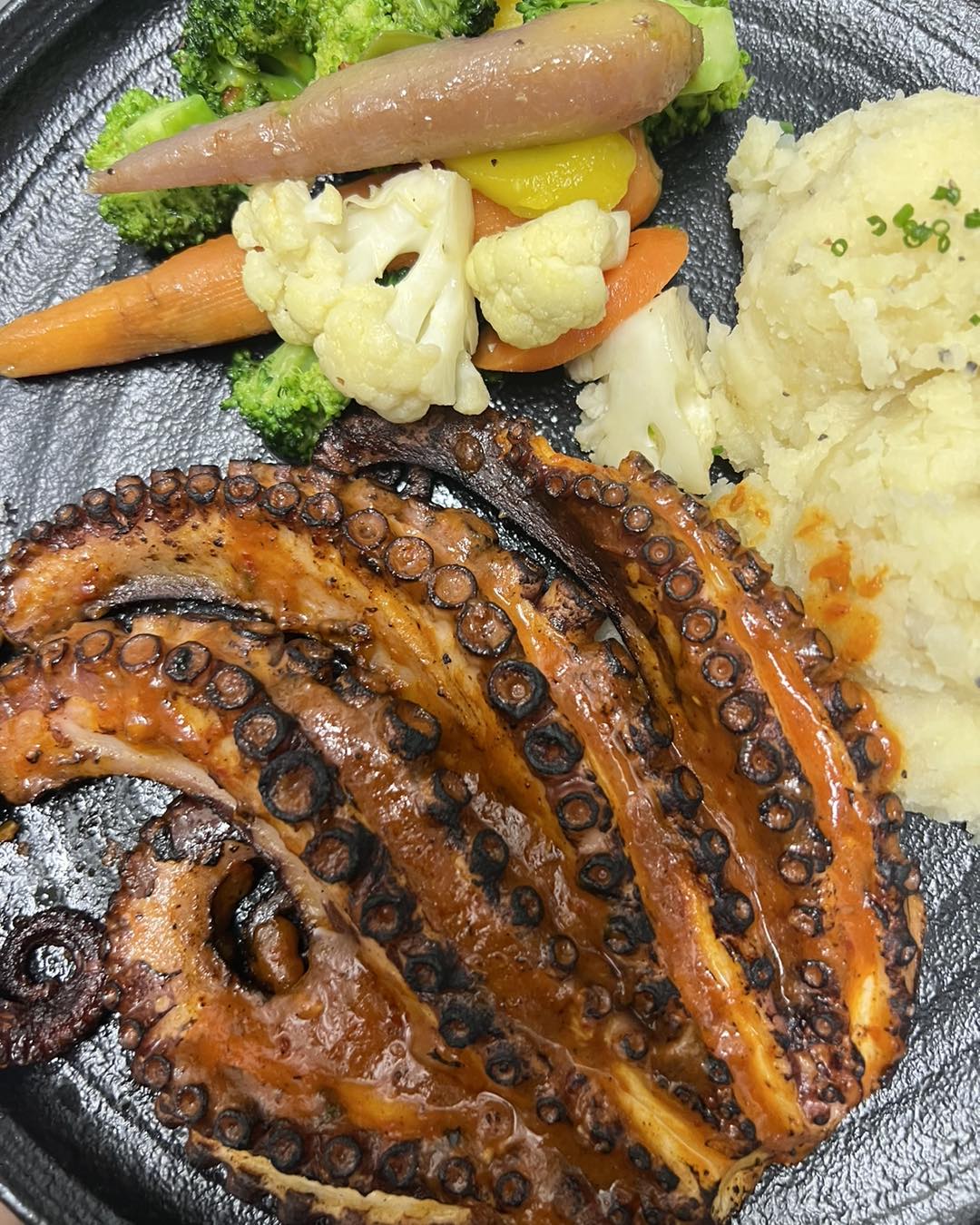 La Playa Fresh Seafood Serves Fajitas in Cleveland, OH 44102